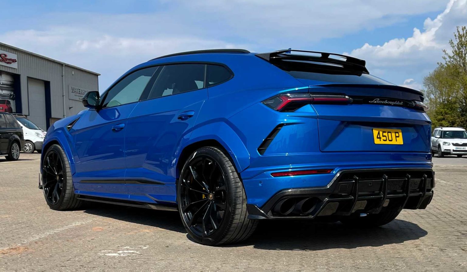 Lamborghini Urus (Custom OEM+)