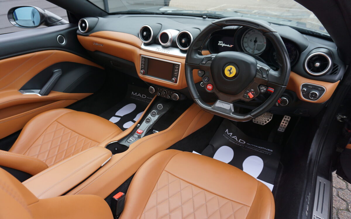 2016 (16) Ferrari California T Handling Speciale (HS) - MAD Automotives